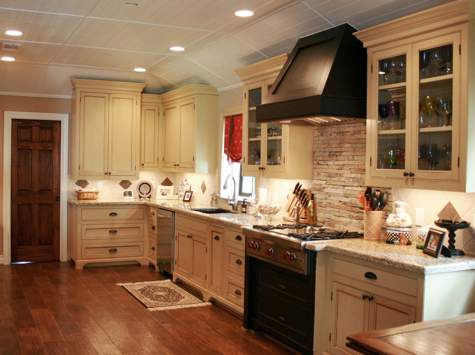 Balancing Trends and Functionality in Kitchen Design - Gryphon Builders